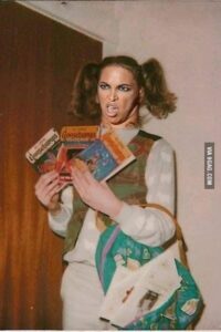27 celebrities who hilariously trolled their fans?
