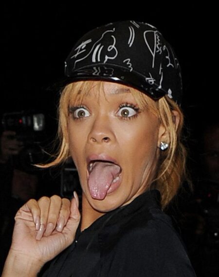 27 celebrities who hilariously trolled their fans?