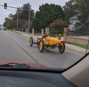 Roadside Wonders: 50 Hilariously Bizarre Moments Caught on Camera