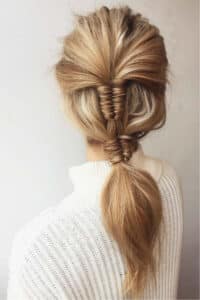 16 Trendy Hairstyles To Wear With Your Graduation Cap