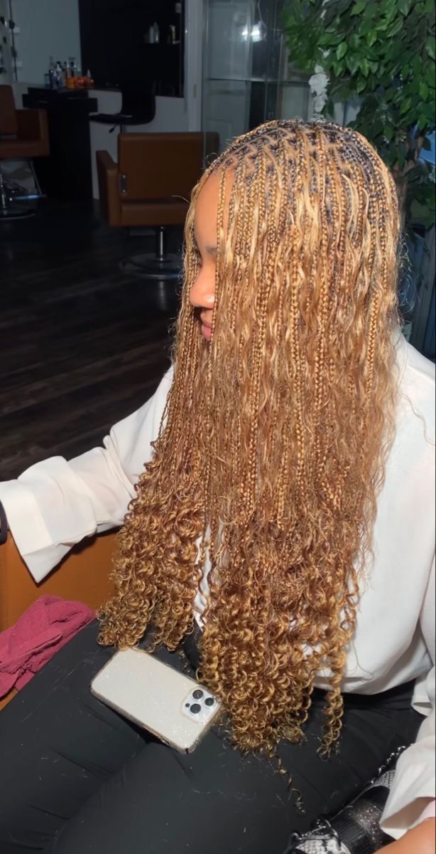 Island Twists Hairstyle: The Perfect Summer Hairstyle