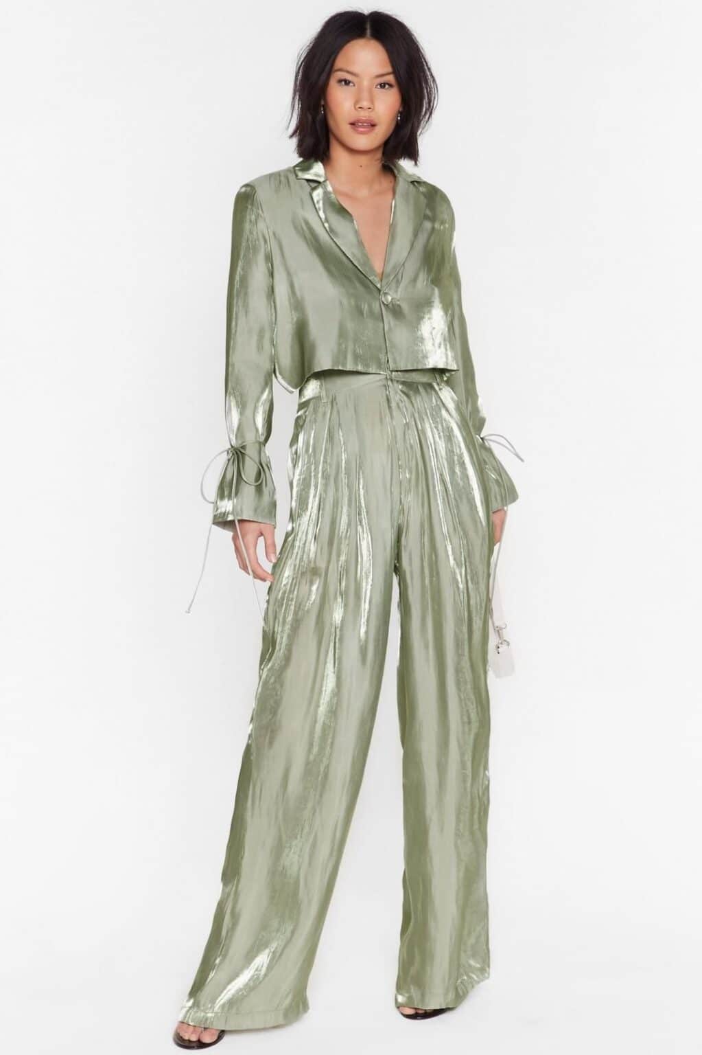 All That Glitters: Secrets to Standing Out in a Shimmery Dress