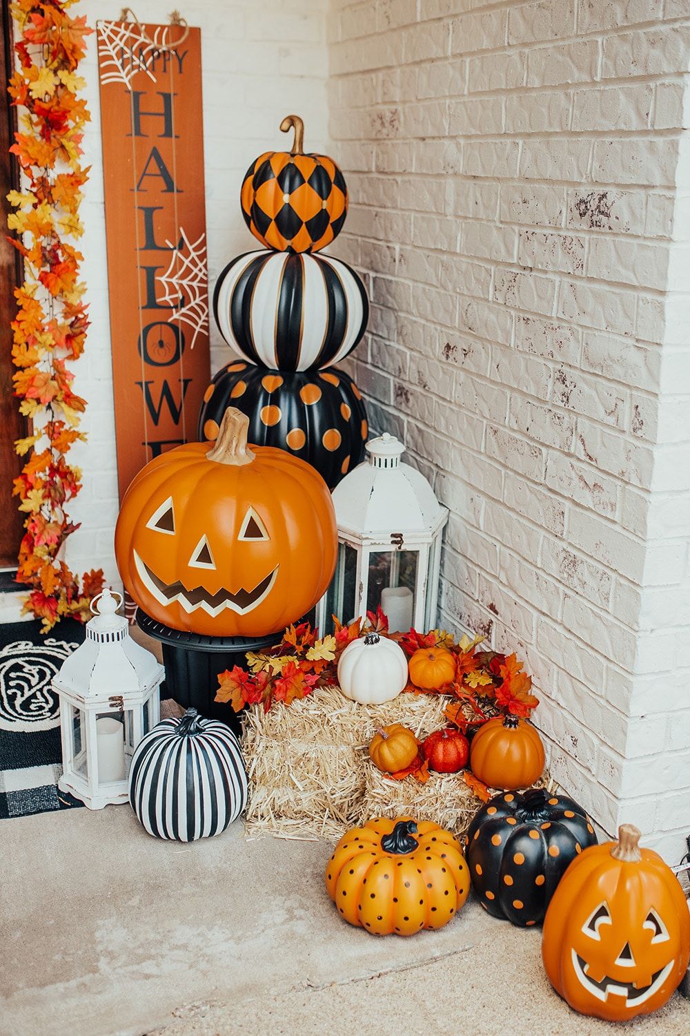 10 Halloween Decorations DIY Crafting a Beautiful Look