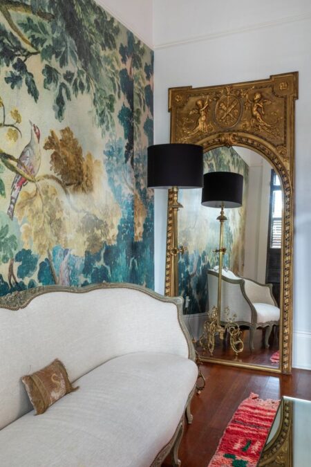 Vintage Vibes Reimagined: How to Perfect the Antique Room Aesthetic?