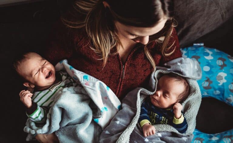 3 Weeks After Giving Birth To Twins, Mom Felt Sick – When Doctor Sees ...