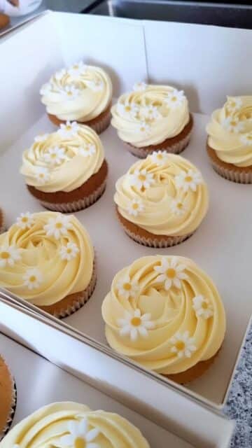 Super Cute Daisy Cupcakes Ideas To Make The Day Special