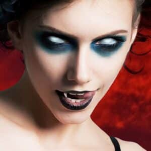 20 Vampire Makeup Ideas For Your Bewitching Look