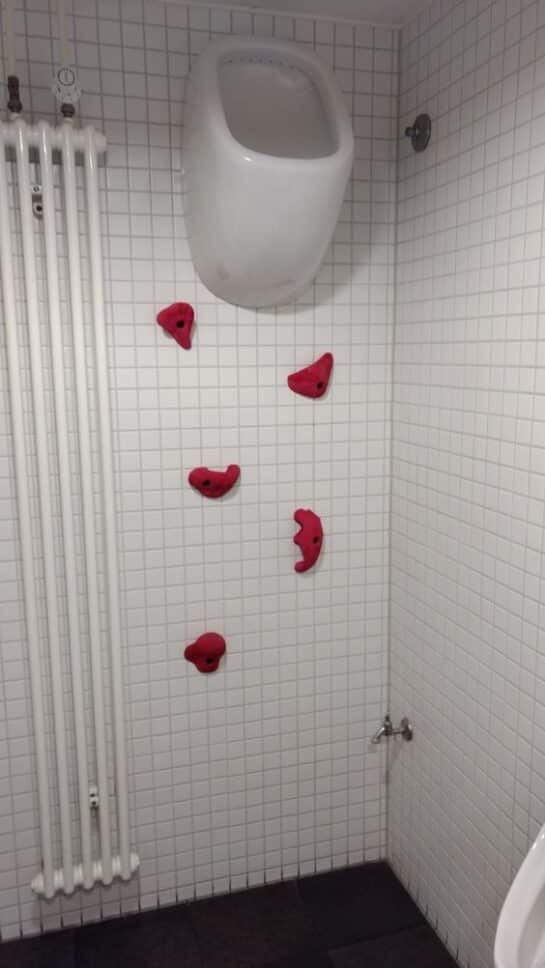 Strange And Funny Bathroom Designs That Should Have Never Happened