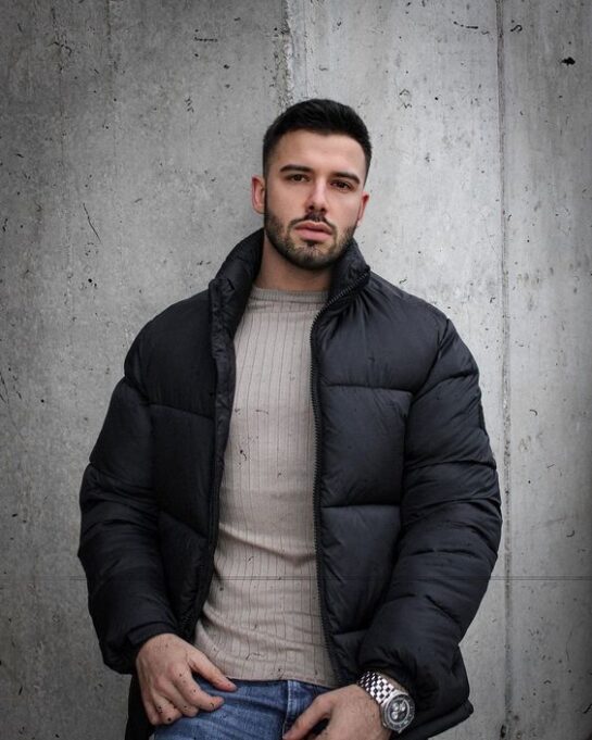 Stay Warm in Style Puffer Jacket Outfit Ideas for Men