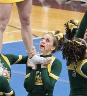 How to Capture the Perfect Cheerleader Photo at the Right Moment