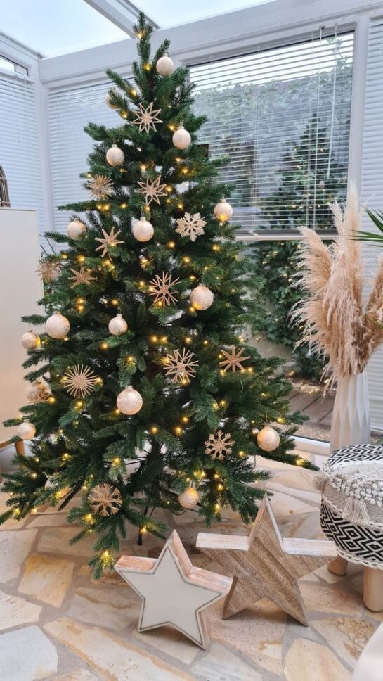 Festive Christmas Tree Ideas with Style