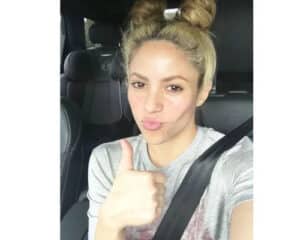 How to Make a Statement with Shakira No Makeup