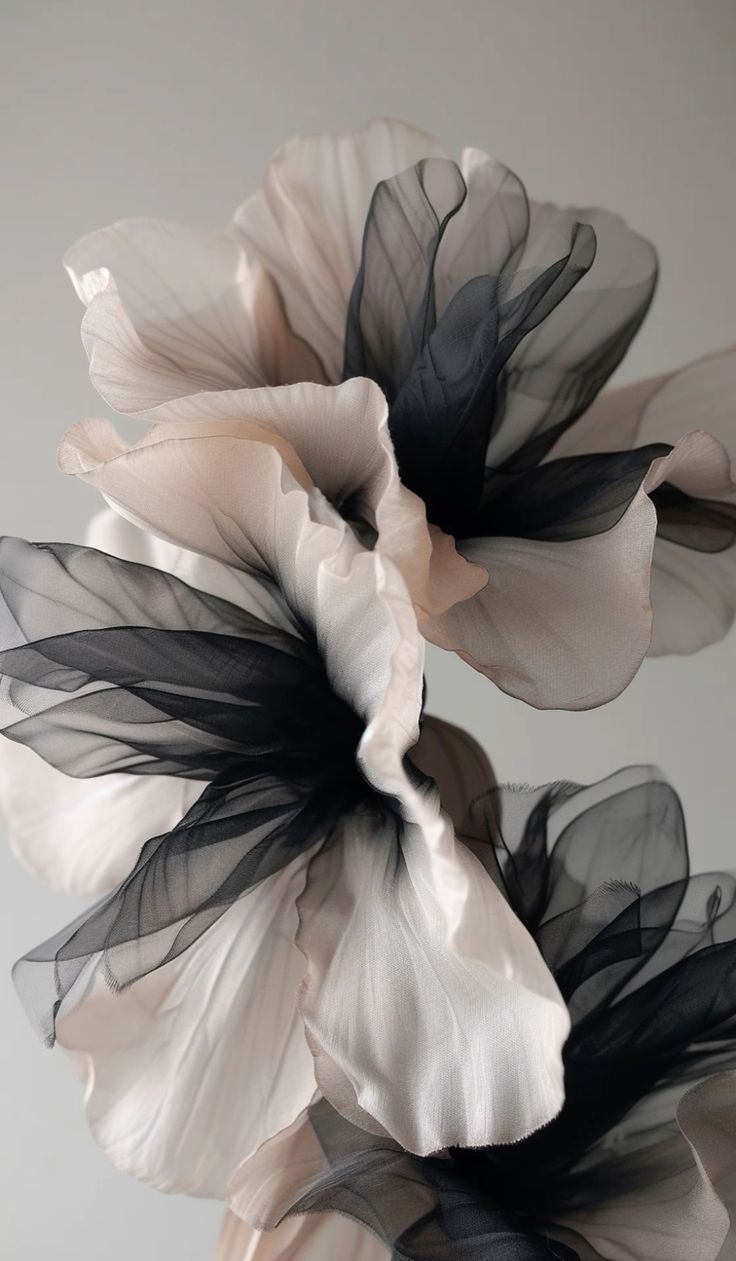 Nature's Beauty, Paper's Touch: Crafting Realistic Paper Flowers