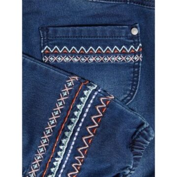 Handmade Embroidered jeans Designs: Creative DIY Ideas