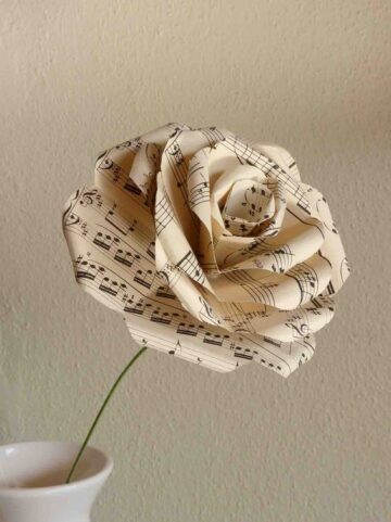 Nature's Beauty, Paper's Touch: Crafting Realistic Paper Flowers